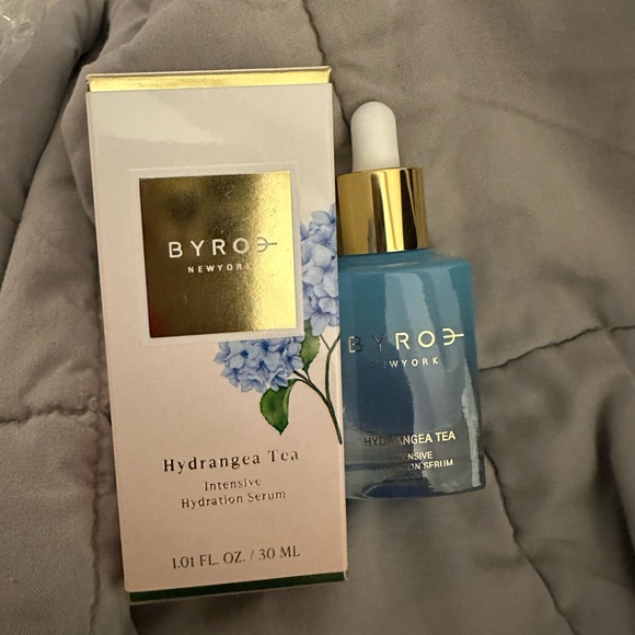 BYROE | Skincare | Byroe Hydrangea Tea Intensive Hydration Serum New ...
